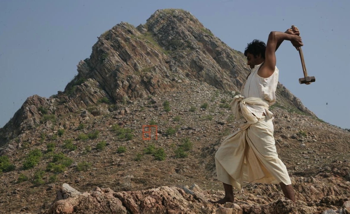 Manjhi - The Mountain Man - Upperstall.com