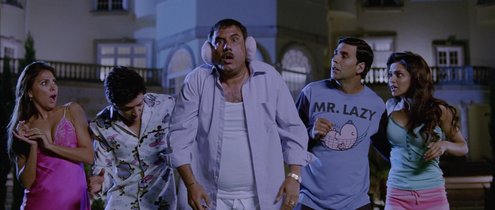 Housefull - Upperstall.com